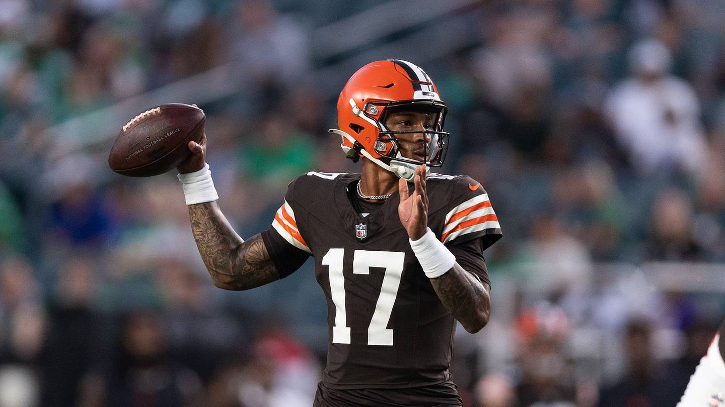Former UCLA Quarterback Stands Out in Browns' Impressive Camp