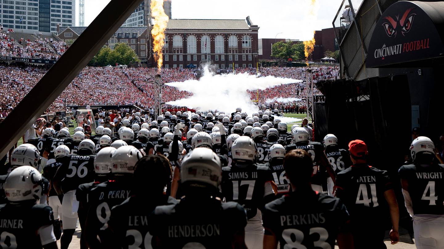 Recruiting Roundup: UC Offers Four-Star 2025 Athlete Charles Bass