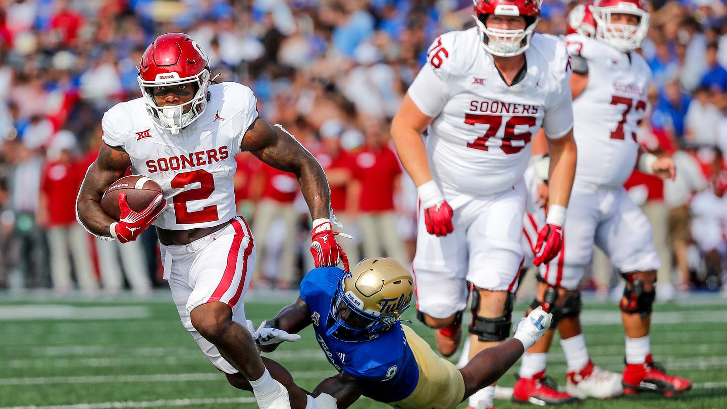 Oklahoma Coach Brent Venables is 'Hopeful' About RB Jovantae Barnes' Return