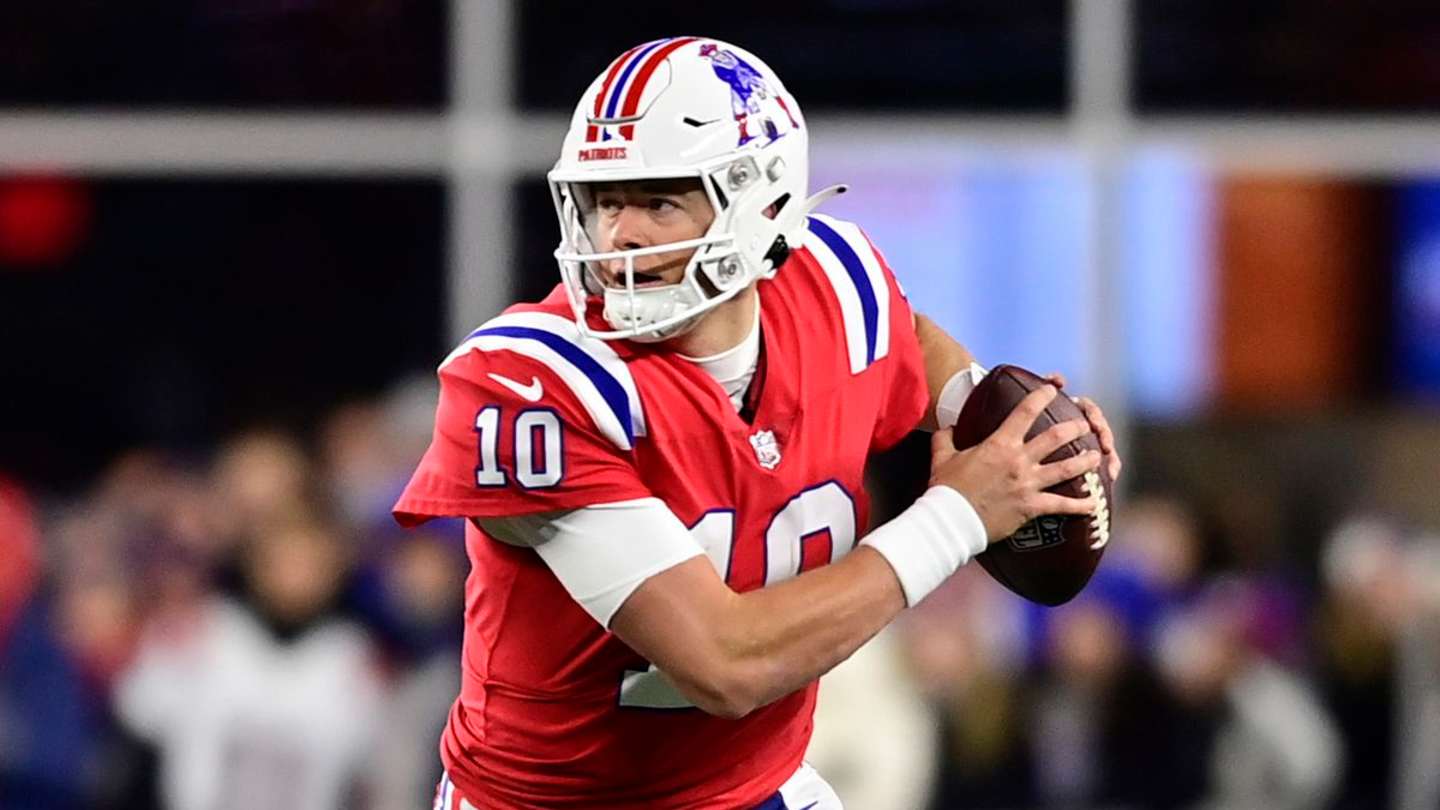 WATCH: Patriots Rallying Behind Mac Jones TD Pass