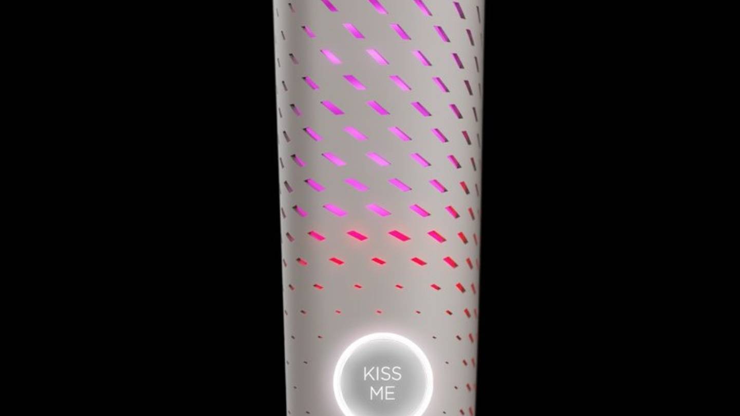 F1 News: Japanese Grand Prix Trophies To Include Kiss Activated Feature