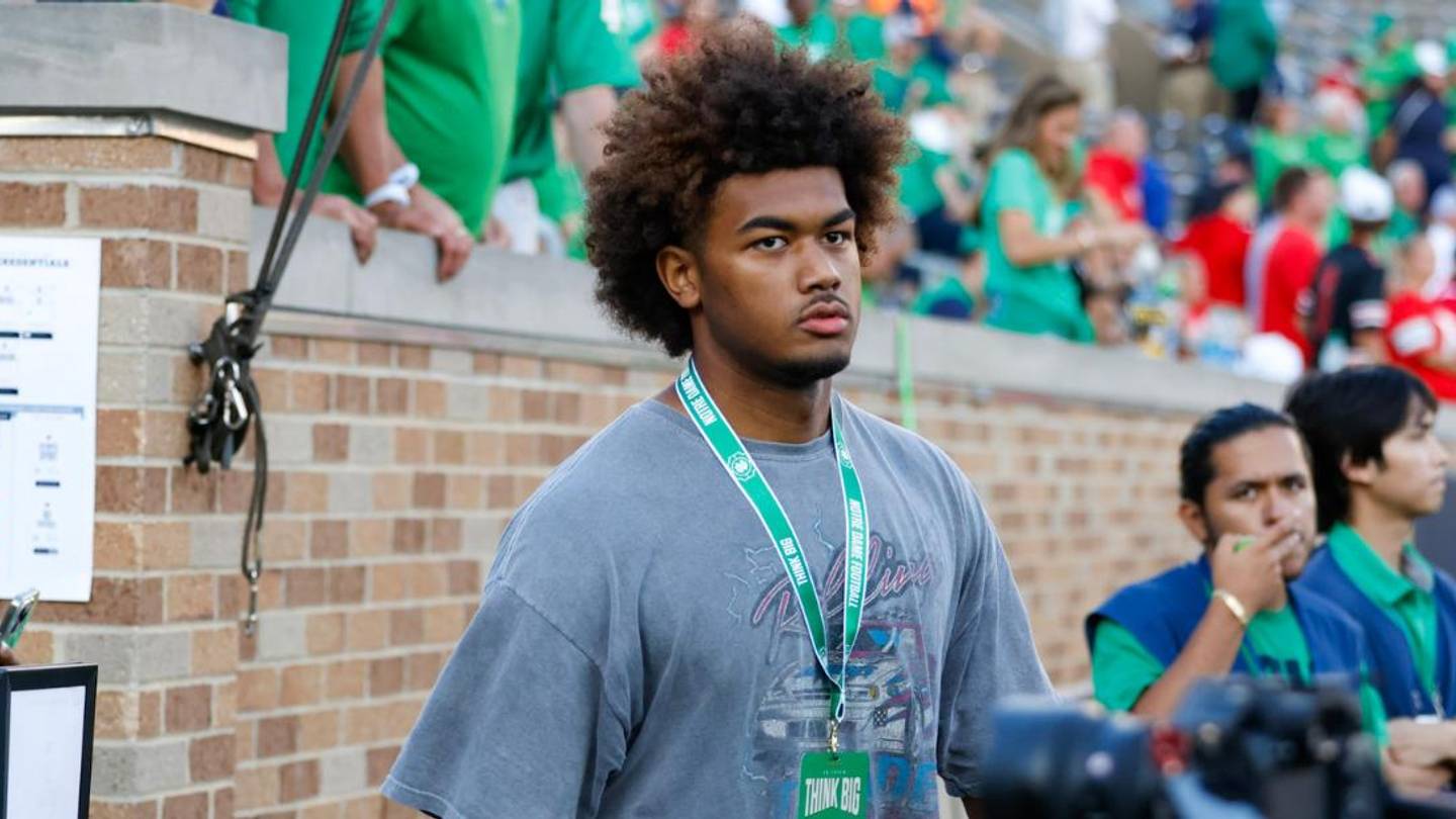 Notre Dame Makes Top Four List For Elite DE Christopher Burgess