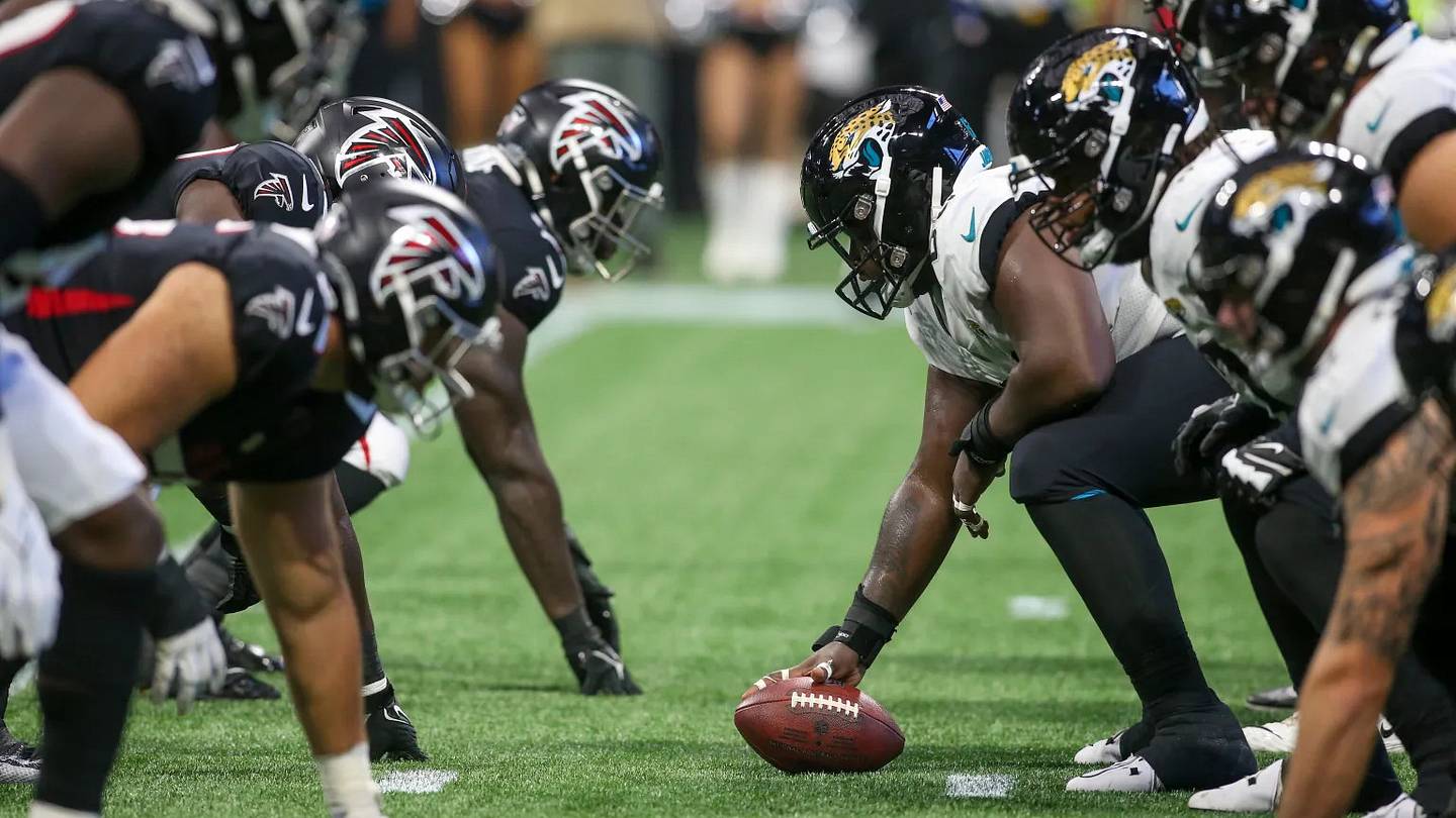 Falcons' Jerry Gray Previews Challenge Jaguars' Evan Engram Presents