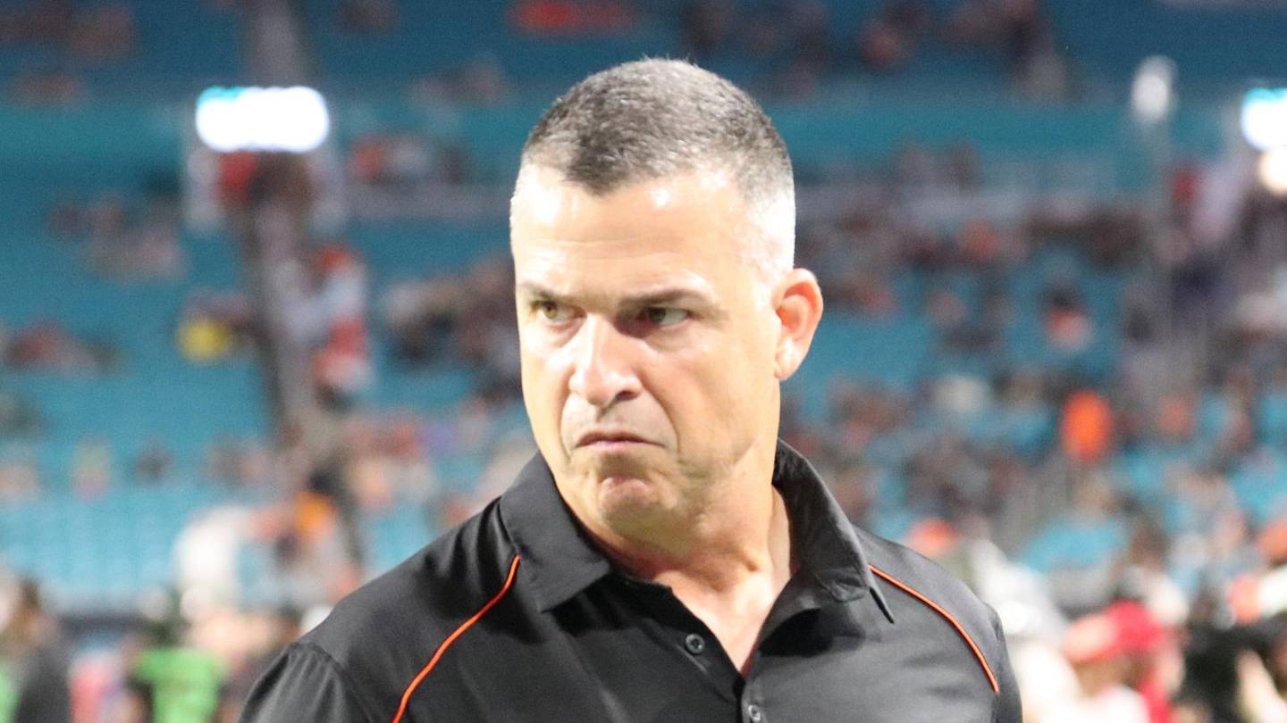 To Knee or Not To Knee: Georgia Tech Upsets Miami 23-20 On Last Second ...