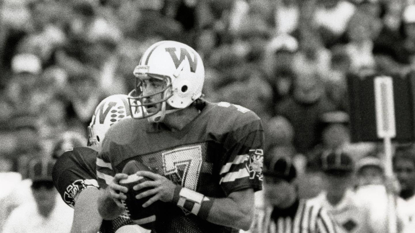 Badgers vs. Hawkeyes Through the Years: 22 Photos