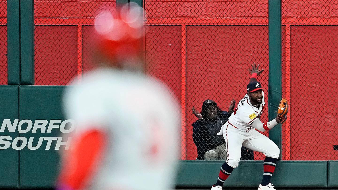 Atlanta Braves Beat Philadelphia Phillies in Game 2 of NLDS on Insane ...