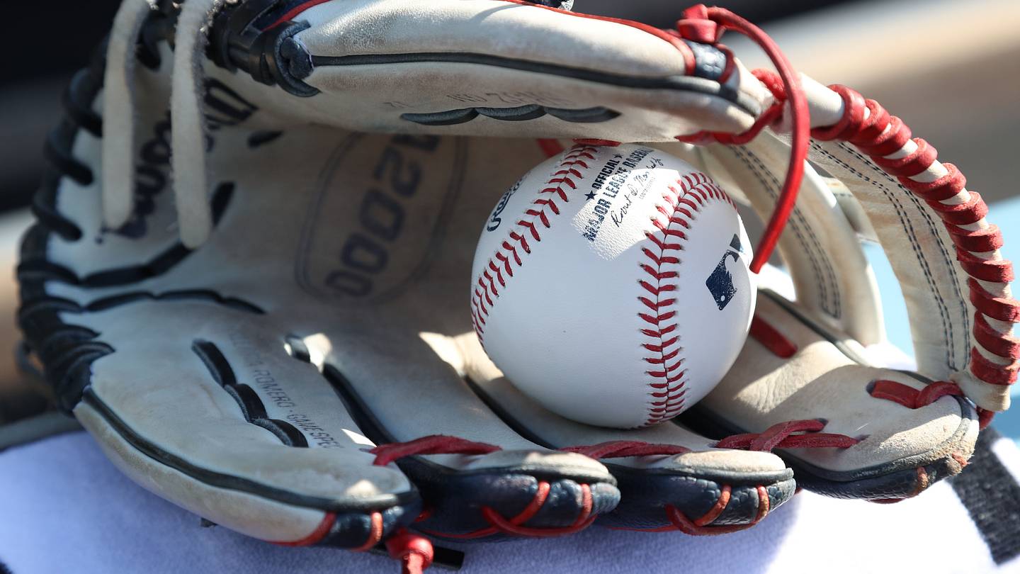 MLB Teams Line Up to Watch Cuban Pitcher Yariel Rodriguez's First Tryout