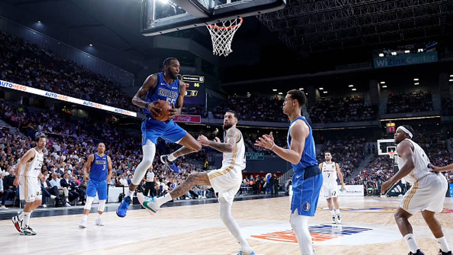 Dallas Mavs' Derrick Jones Jr. in 'Contention' for Starting Spot ...