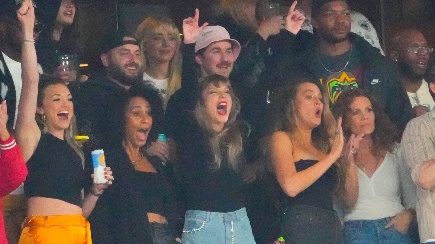 MLB Insider Says League Should Go All-in on Taylor Swift Mania