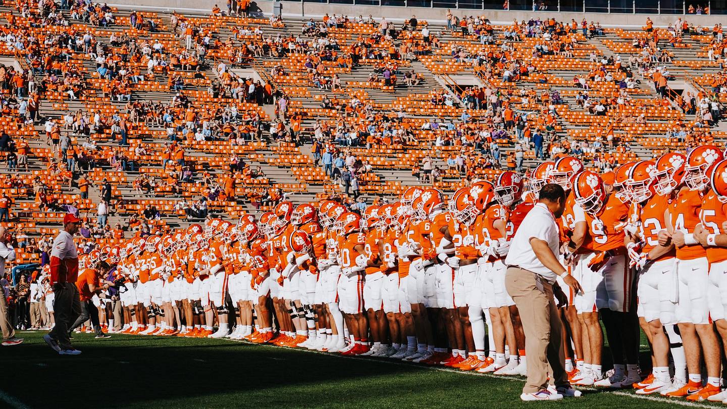 Halftime Report: Clemson's defense standing tall against North Carolina
