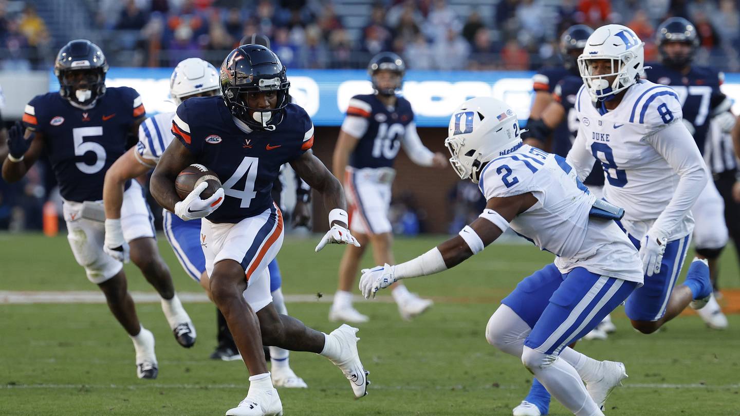 Virginia Uses Strong 2nd Half to Surge Past Duke 30-27