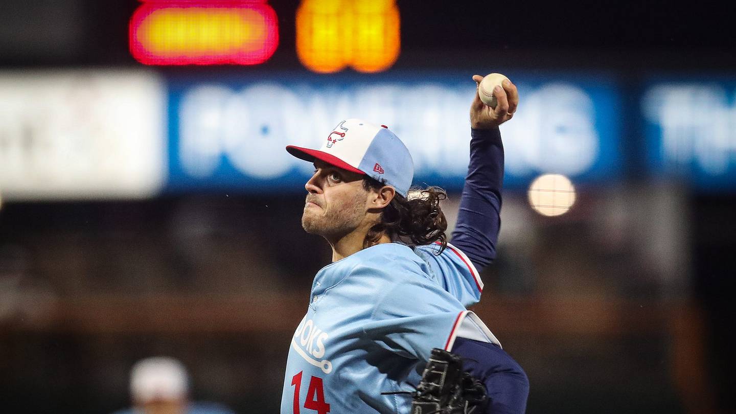Houston Astros Star Prospect Impressing Manager Early in Spring Training