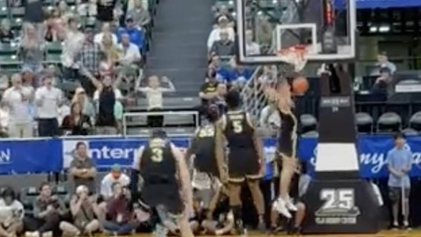 Purdue’s Caleb Furst Had the Most Mesmerizing Dunk of the College ...