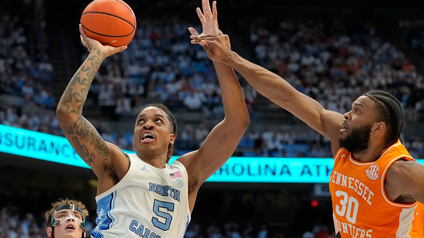 Hubert Davis on UNC Basketball Big Man's Huge Game Against Tennessee