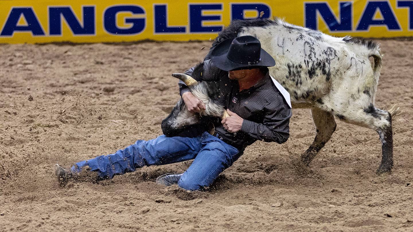 Midwest Steer Wrestler Nick Guy Wins NFR Round 3