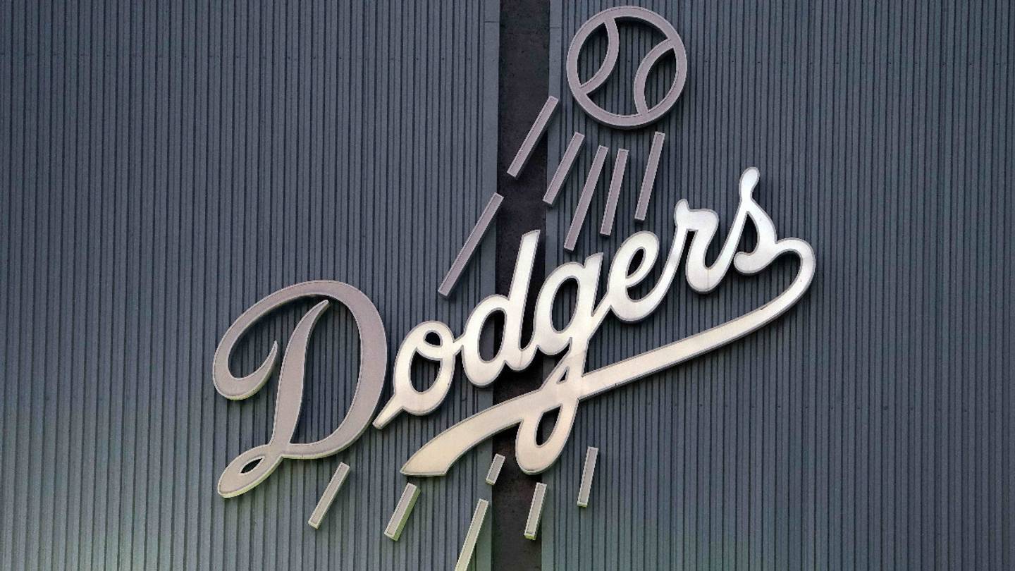 Dodgers Reportedly Land Ex-Cardinals Hurler To Help Add Bullpen Depth