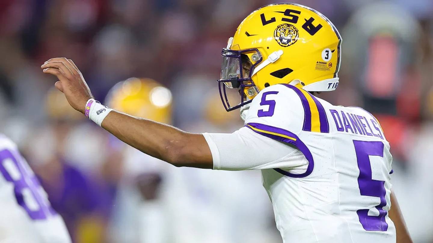 Heisman Hope? New England Patriots Select LSU QB Jayden Daniels In New ...