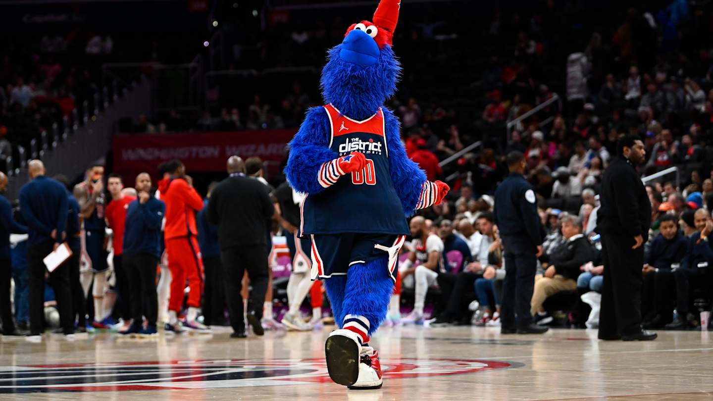 G-Wiz Celebrates 26 Years As The Wizards Mascot But What Is He?!