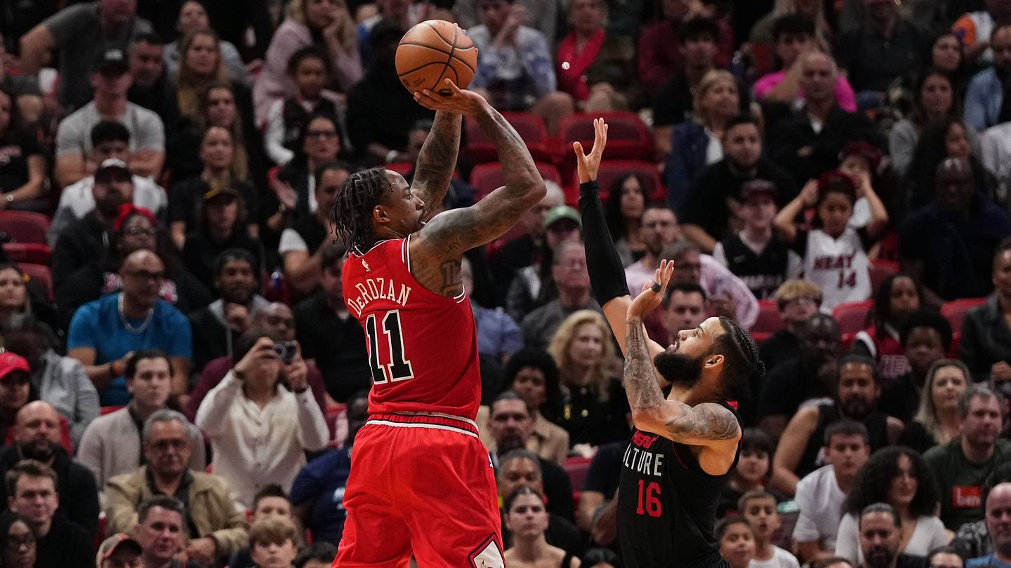 Longtime Chicago Bulls insider says DeMar DeRozan ranks in the top five ...