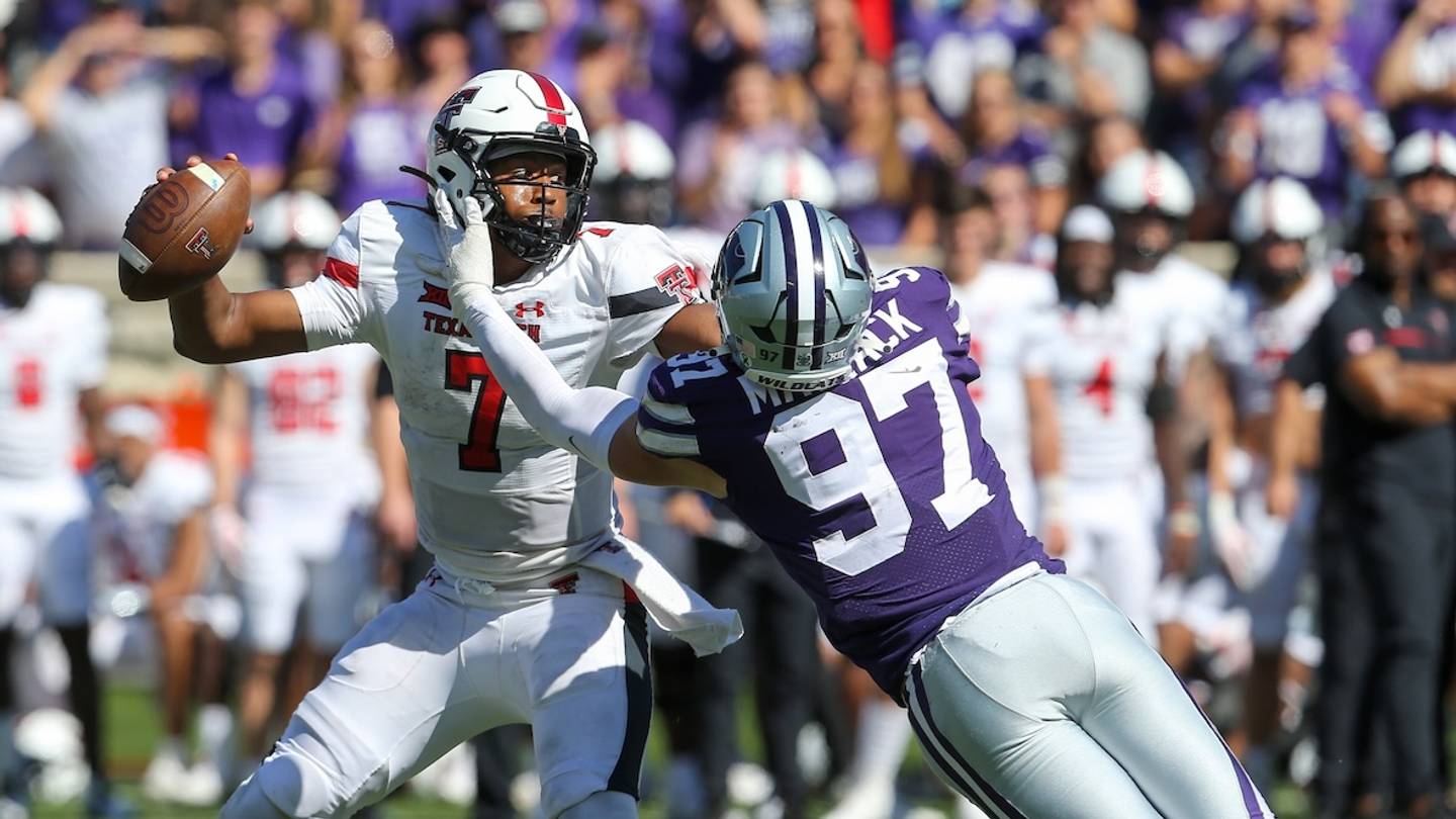 Pitt Lands Former Kansas State DE