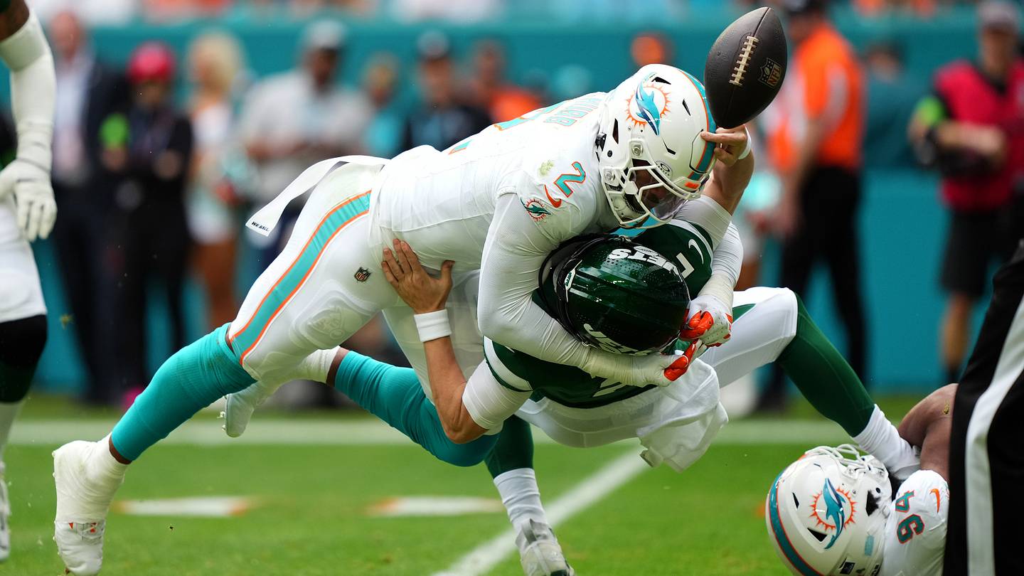 Robert Saleh Provides Two Jets' Quarterback Updates on Wednesday