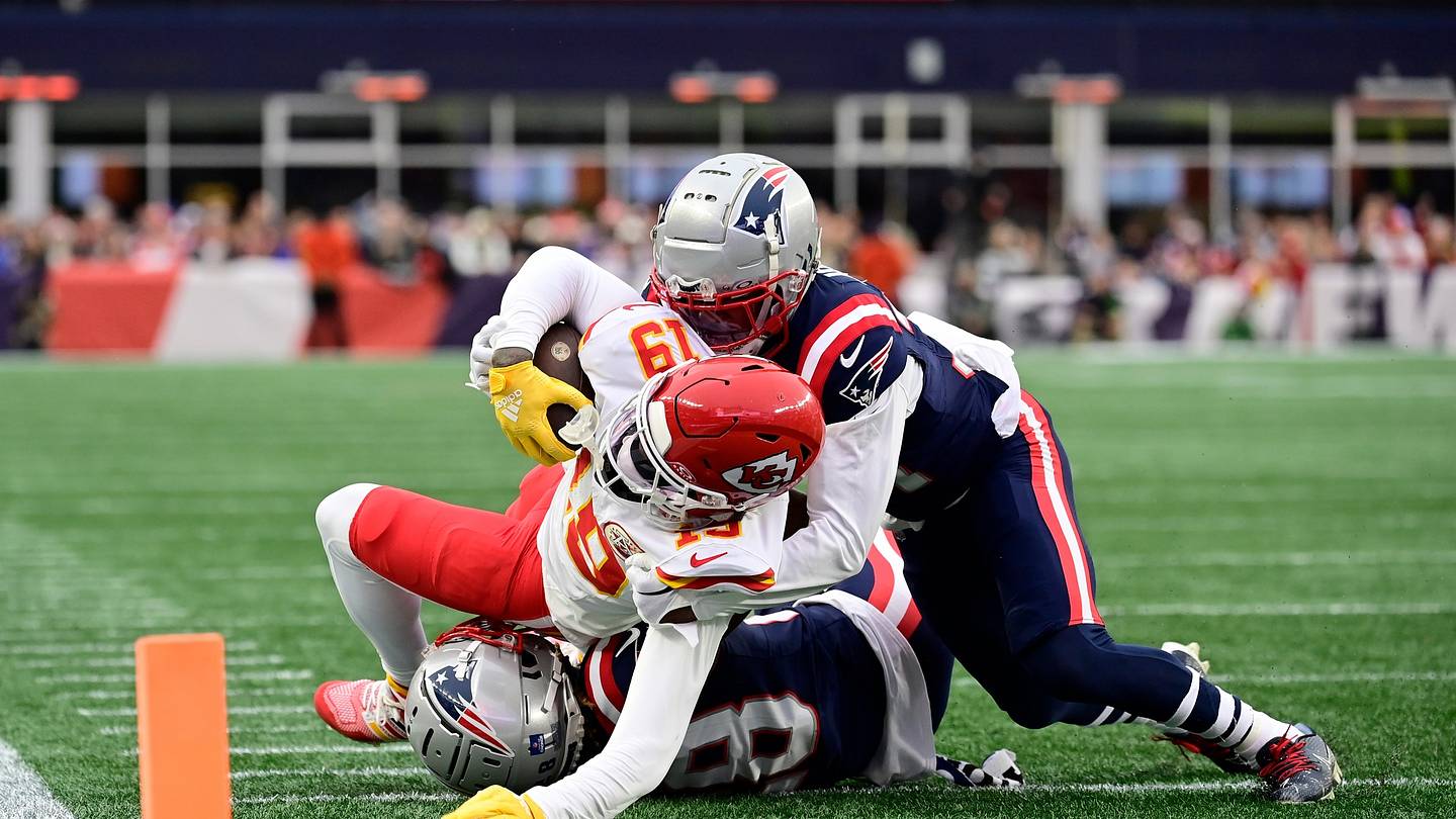 KC Chiefs WR Coach Connor Embree on WR Kadarius Toney's Drops and Struggles