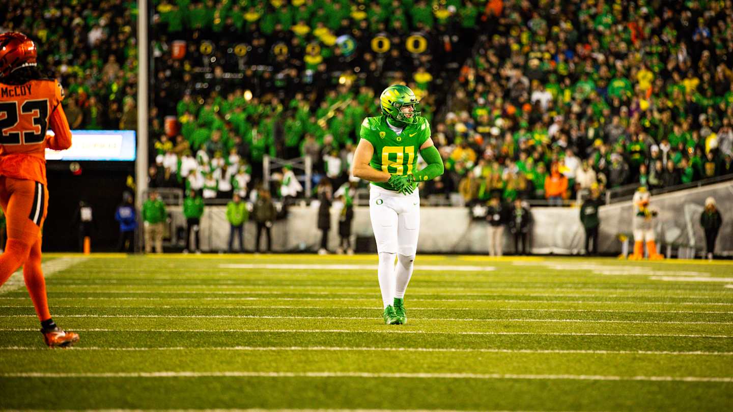 Oregon Football Tight End Casey Kelly Plans to Enter the Transfer Portal