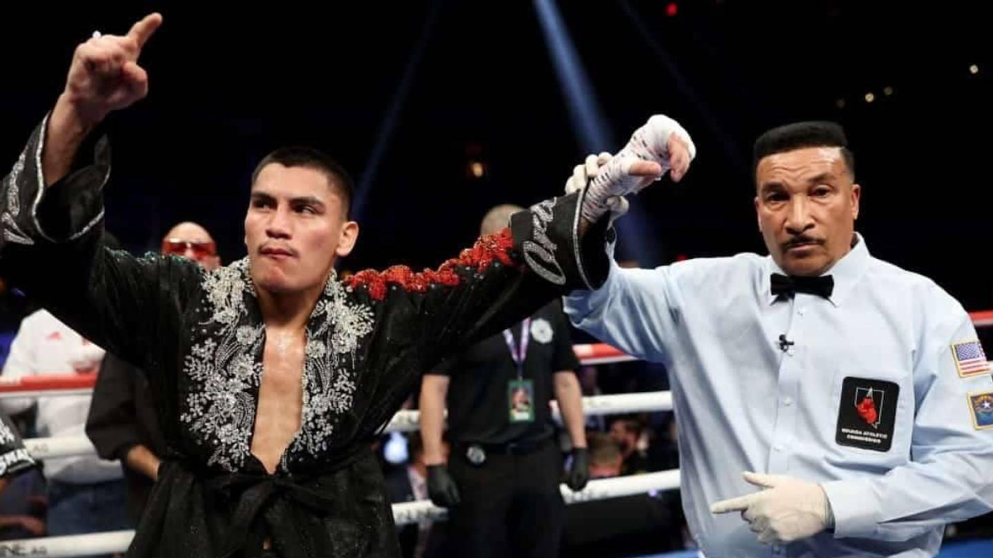 Boxing News: Tony Weeks' Referee Blunder Ruins Vergil Ortiz Jr. vs ...