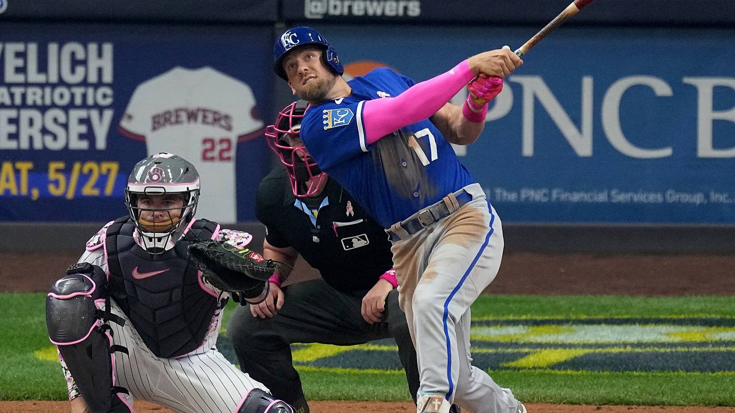 Former Kansas City Royals Slugger Inks Deal with AL West Club
