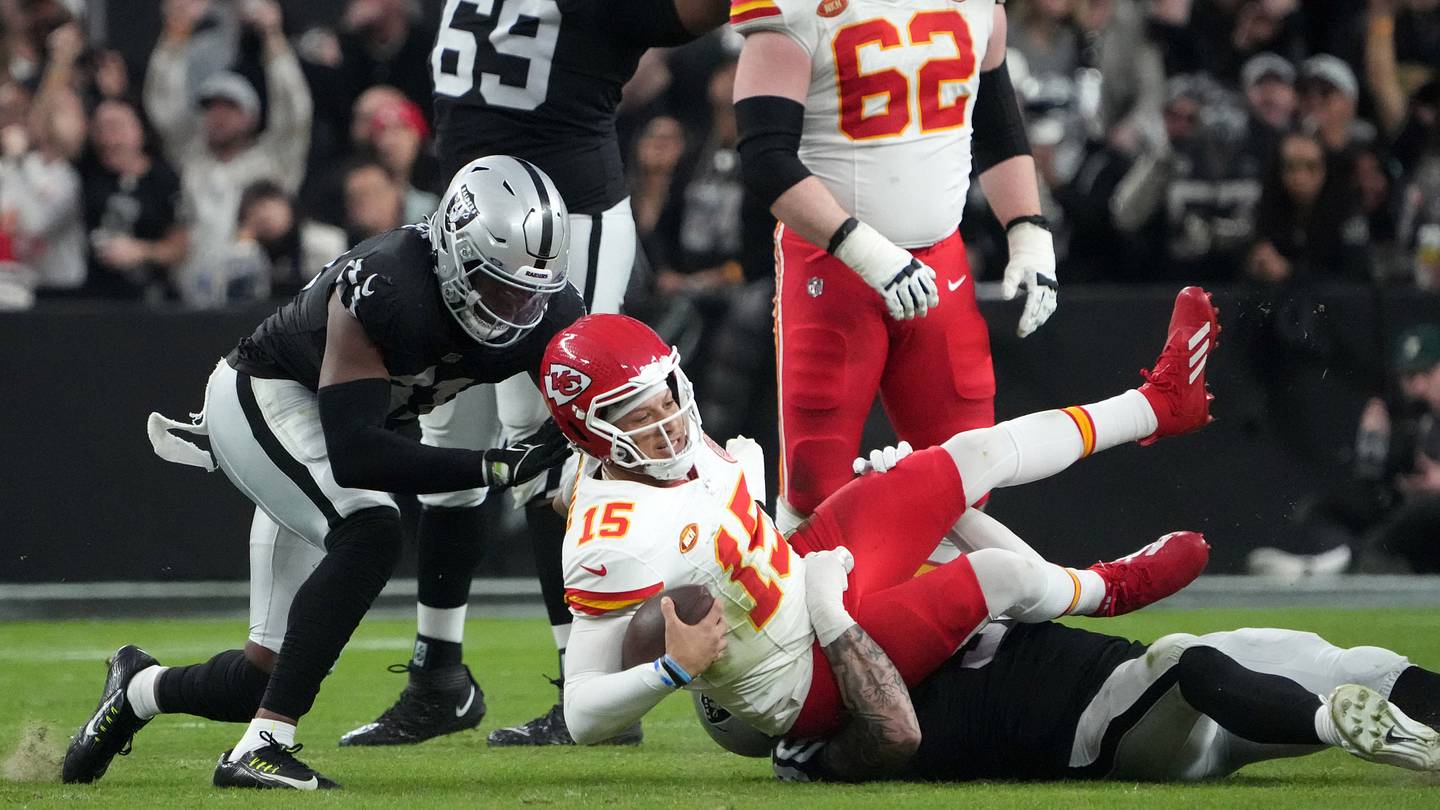 Crosby and Koonce Finish Season as Top Pass-Rushing Duo