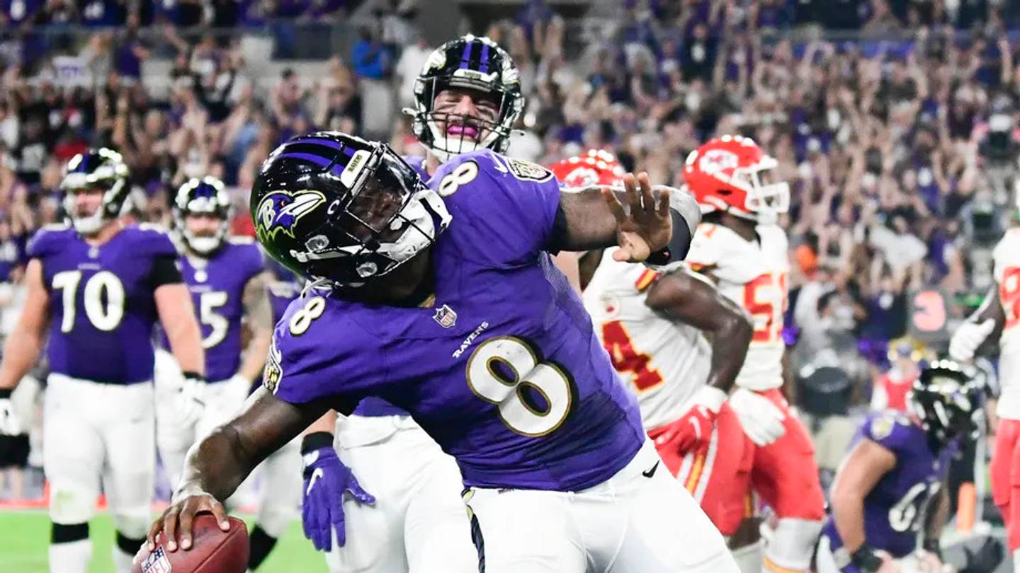 Ravens Lamar Jackson Ready For 'Heavyweight Fight' Against Patrick ...