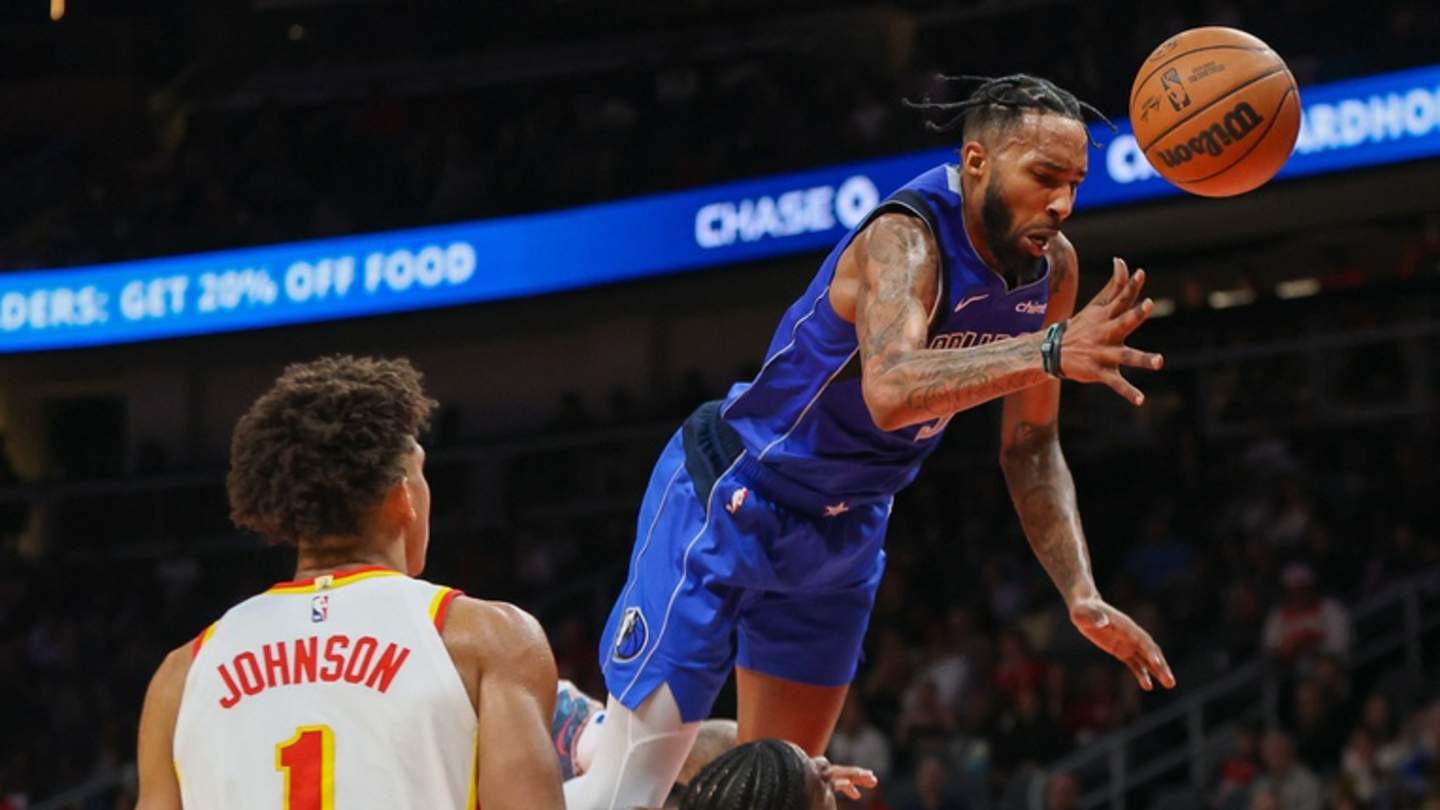Mavs' Derrick Jones Jr. Suffers Wrist Sprain After Hard Fall vs. Hawks