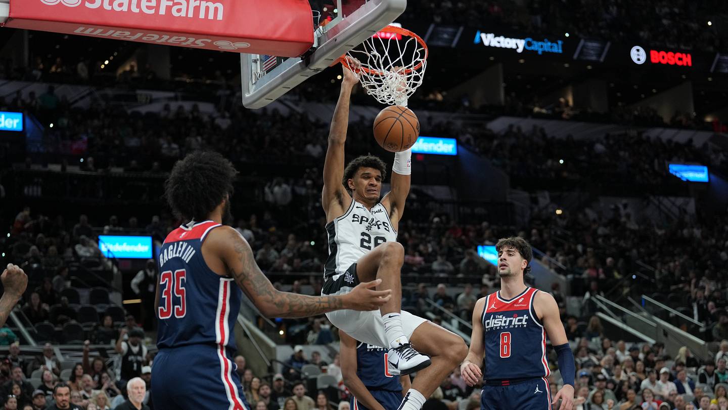Wizards Record 6 Double-Digit Scorers, Down Spurs At Home