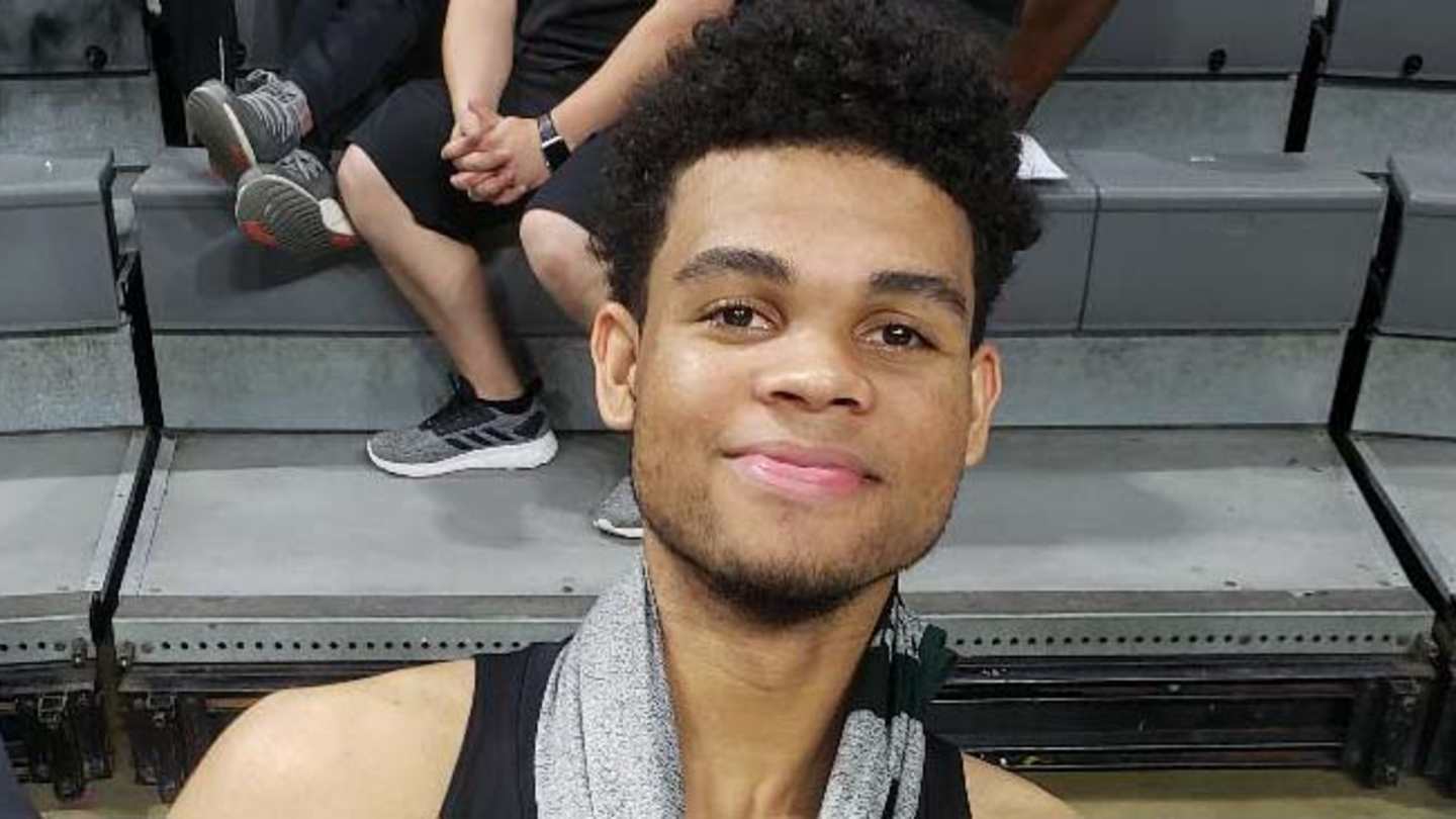 Michigan State Freshman F Malik Hall Talks Kentucky Wildcats & More ...