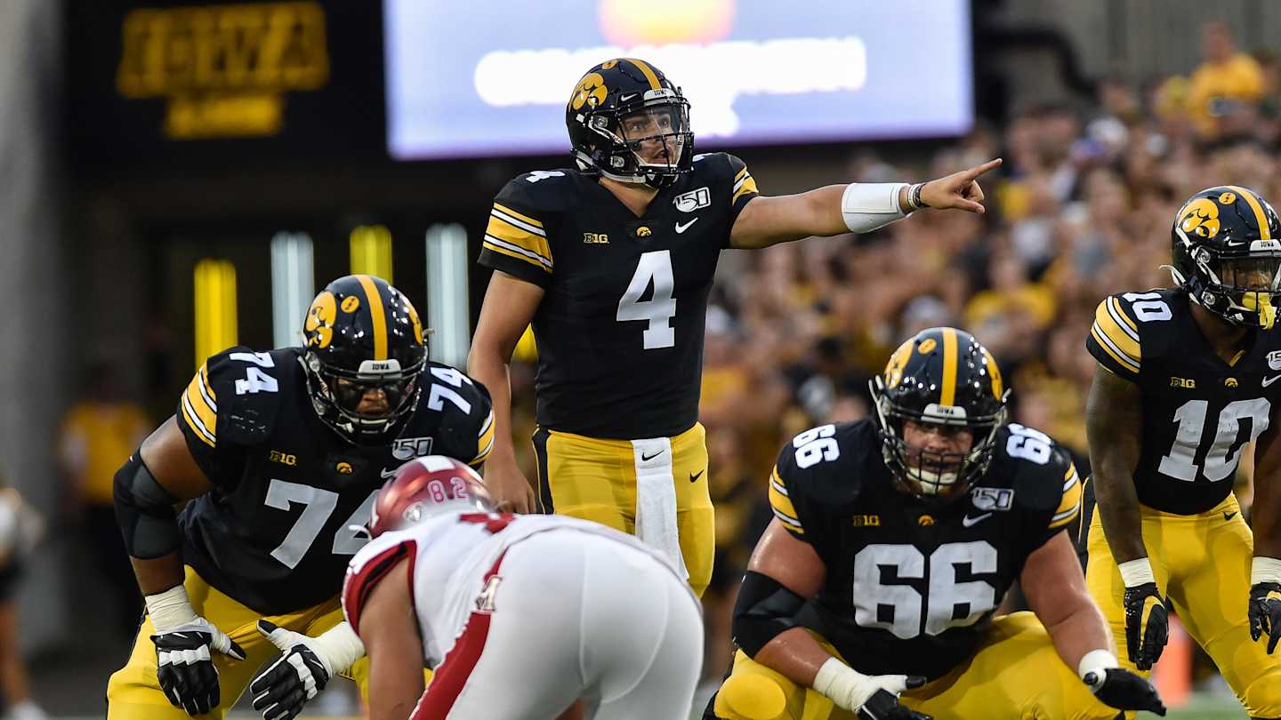 The First Half: The Offensive Line - Sports Illustrated Iowa Hawkeyes ...