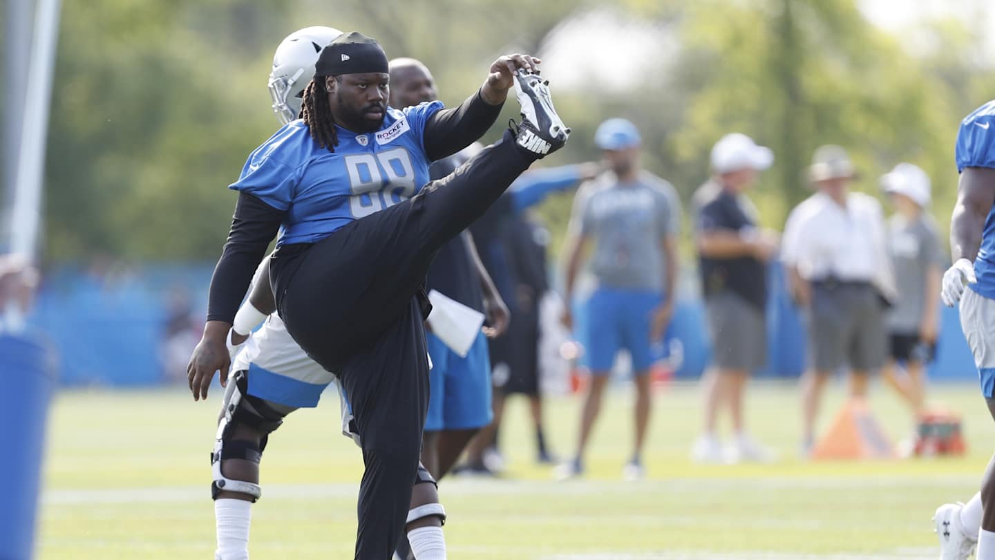 Damon "Snacks" Harrison Leaves Game Prematurely - Sports Illustrated ...