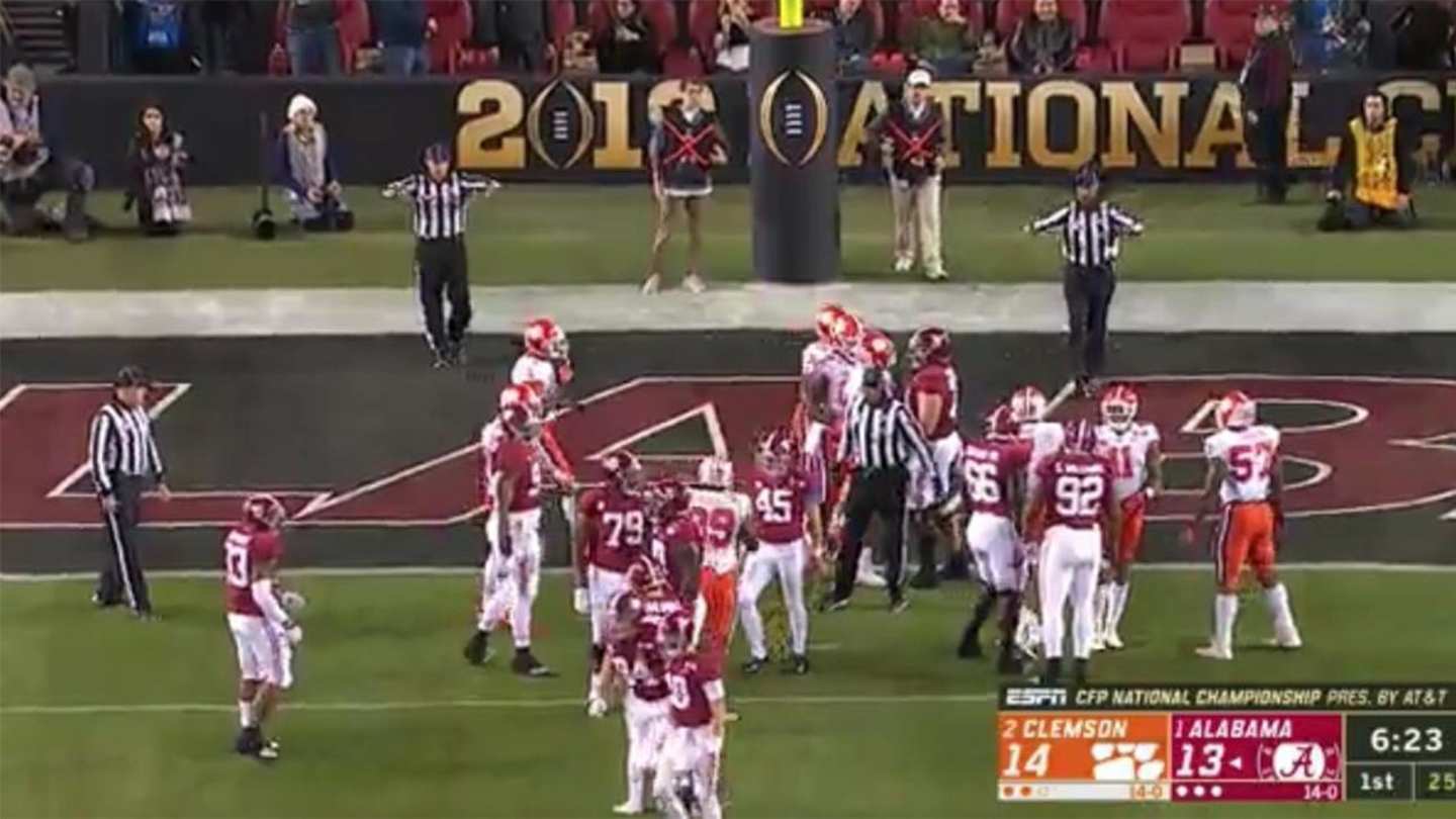 Alabama extra point doink video: Joseph Bulovas hits upright - Sports ...