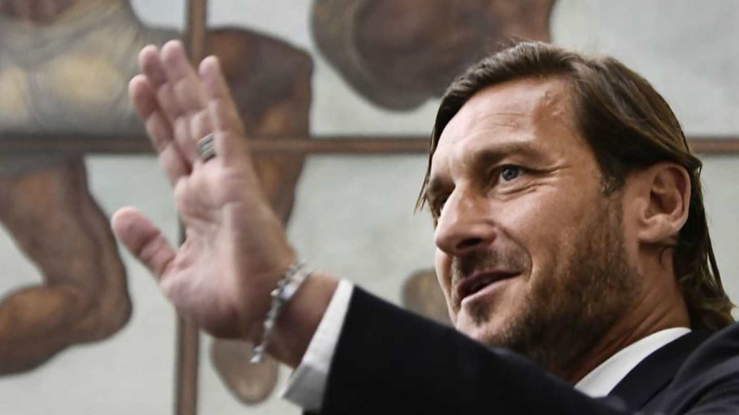 Francesco Totti: Leeds Tipped to Make Shock Offer to Bring Roma & Italy ...