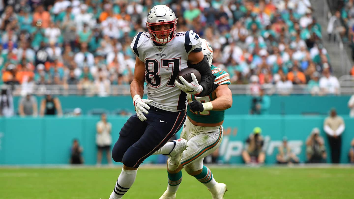 Patriots TE Rob Gronkowski to 'weigh retirement' after playoffs ...