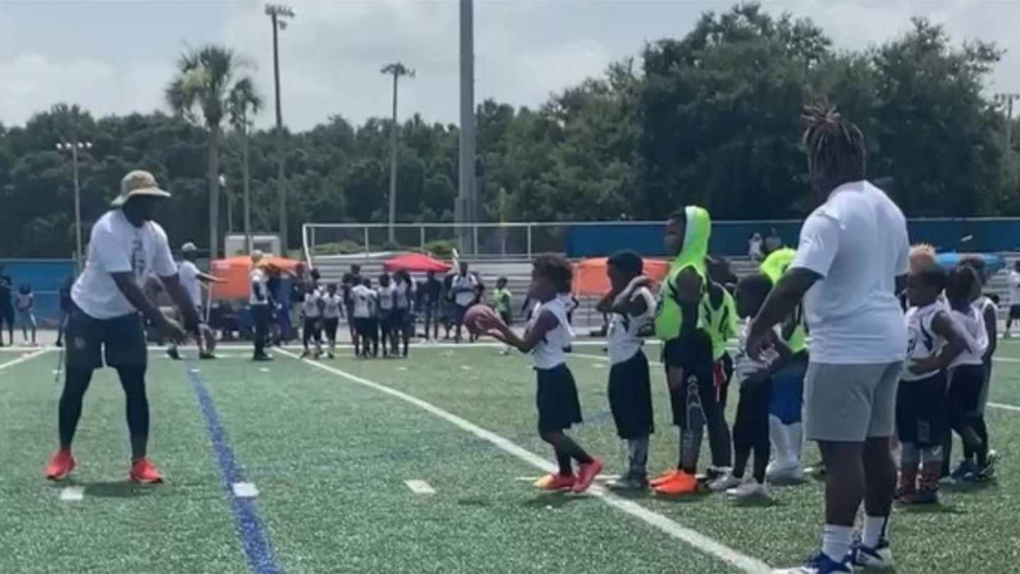 Devin Hester's son Dray has ridiculous football moves already (video ...