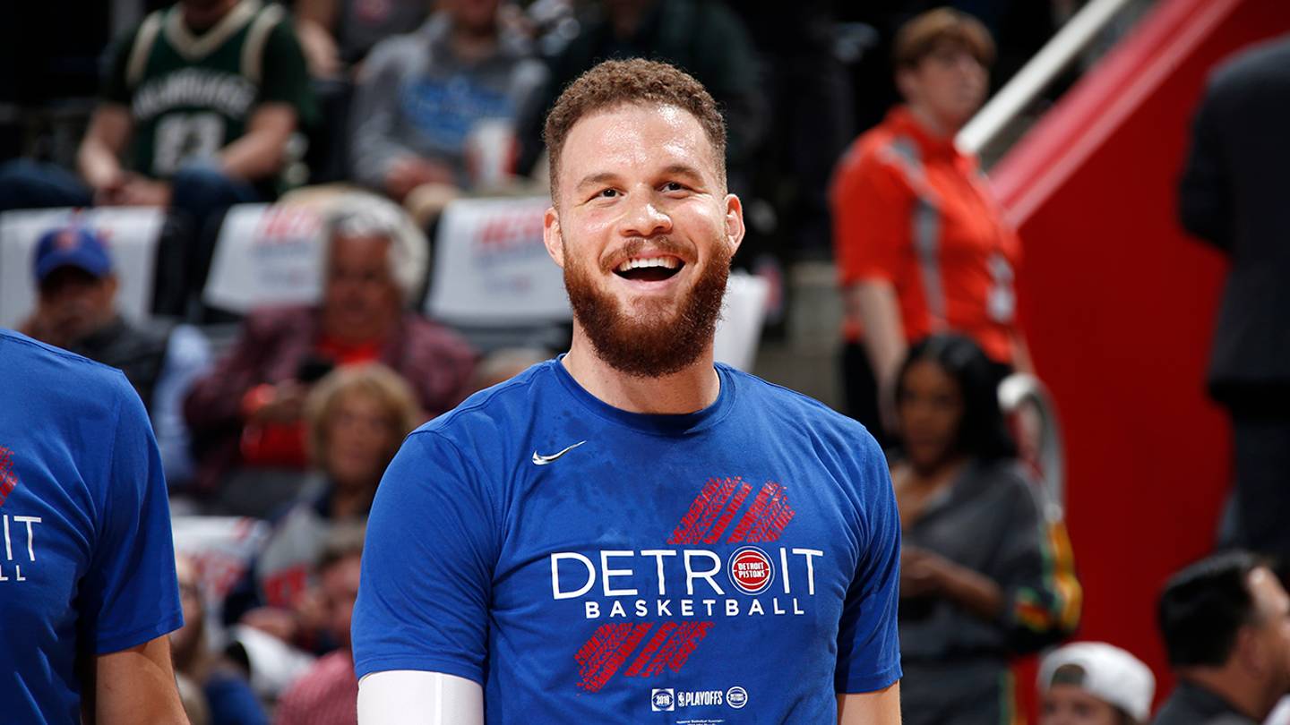 Blake Griffin shakes hands with media members in final press conference ...