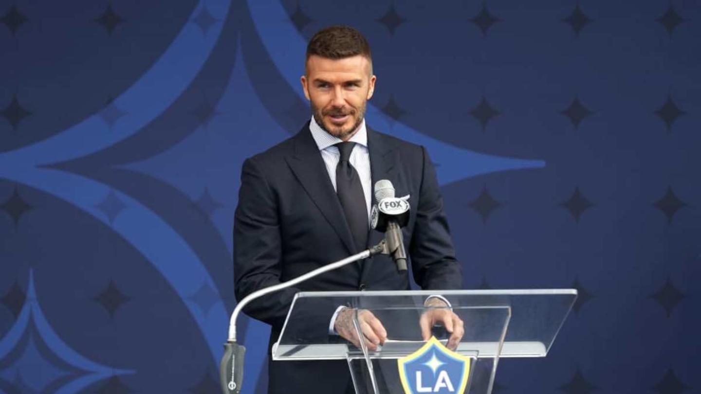La espectacular estatua de Beckham a tamaño real que le han hecho en ...