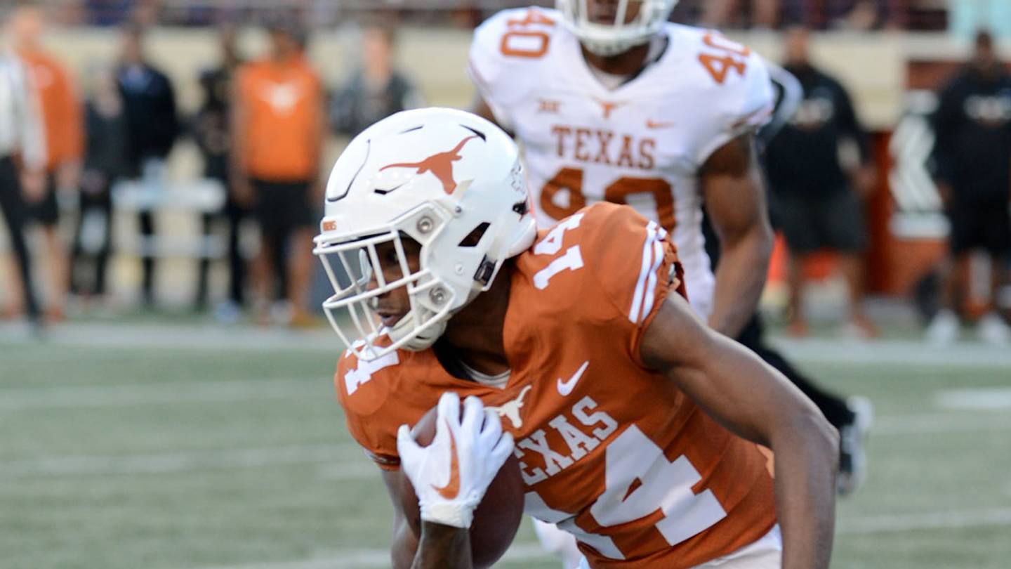 Joshua Moore arrest: Texas WR faces weapons charge - Sports Illustrated
