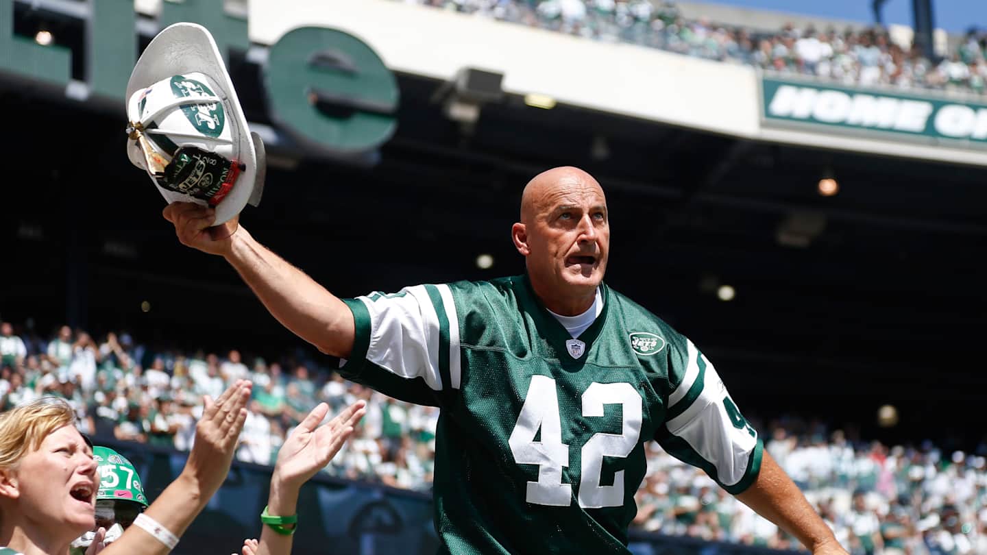 Fireman Ed returns: Jets superfan set for MetLife Stadium appearance ...