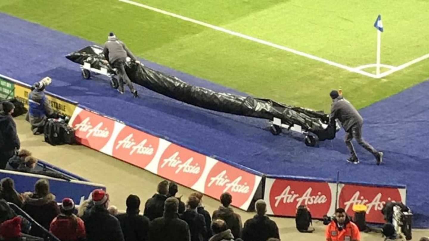 PHOTO: Veteran Stoke Striker Peter Crouch Responds to Fan's Viral Tweet ...