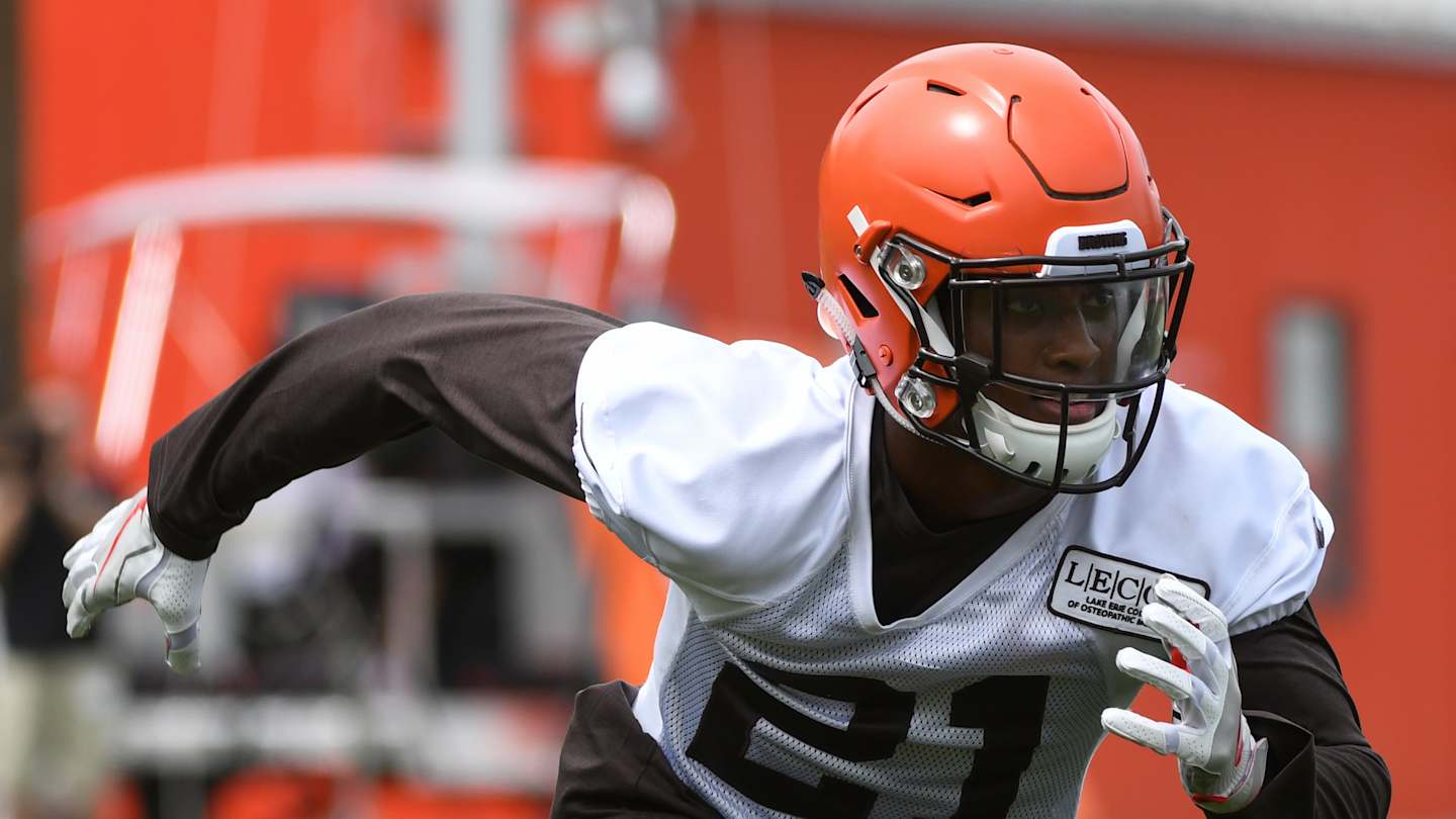 Denzel Ward suffers back injury, does not return to game - Sports ...