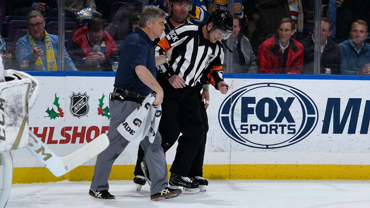 Tim Peel: Robert Bortuzzo goal hits ref in crotch (video) - Sports ...