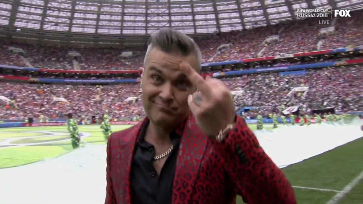 Robbie Williams flips middle finger during World Cup Ceremony (video ...