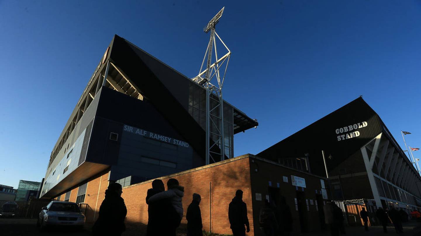 Title-Winning Ipswich Town Legend Ted Phillips Dies at the Age of 84 ...