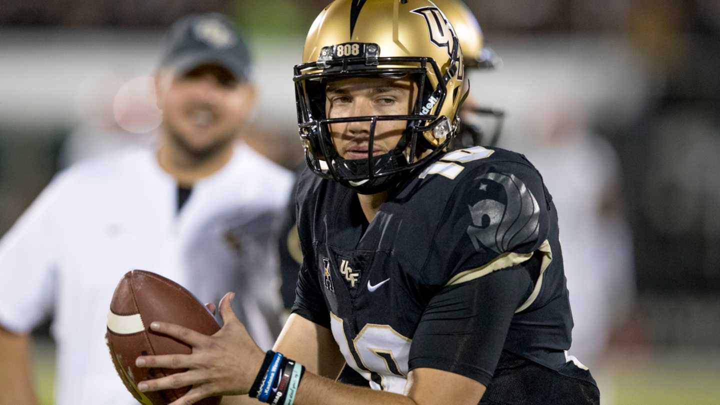 McKenzie Milton injury: UCF QB leaves game with right leg injury ...